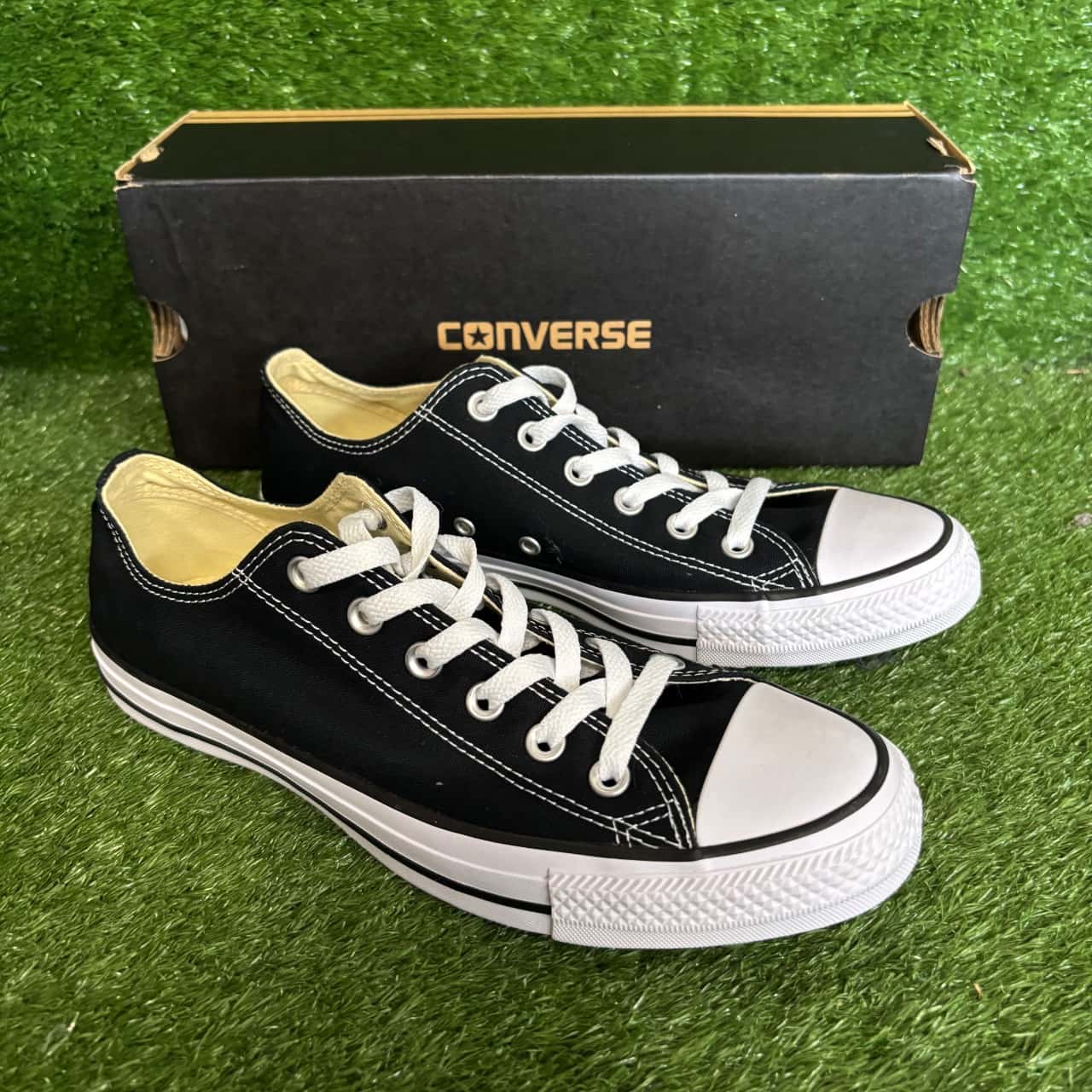 Converse Black Sneakers Size 8 US (Women’s 8 US)