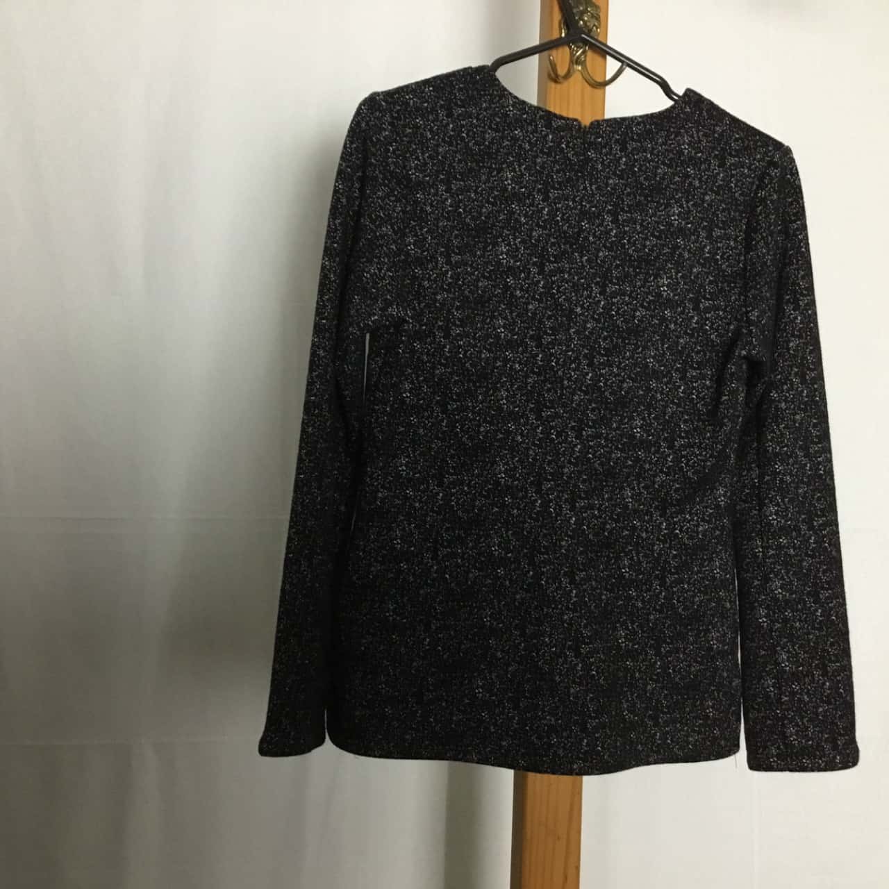 Veronica Maine Black Fleck Top Size M