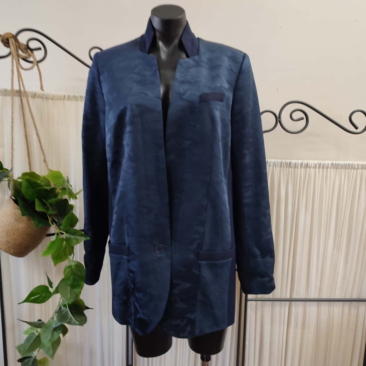 Ginger & Smart Womens Size 12 Animal print / Navy Blue Jacket