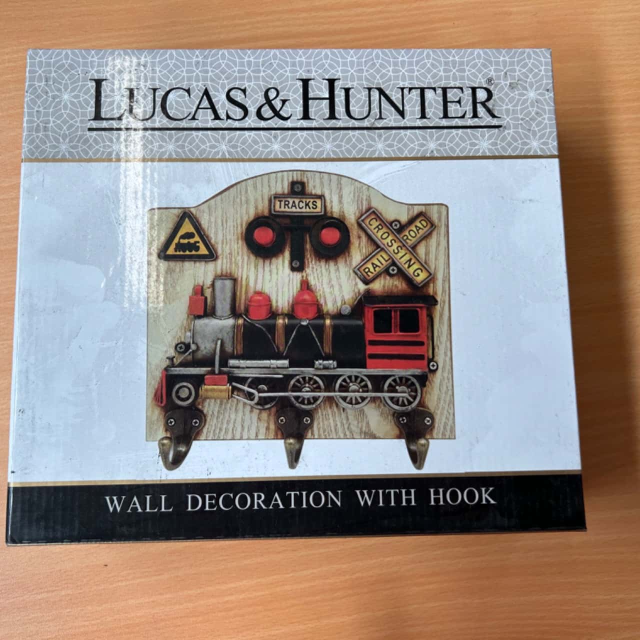 Lucas & Hunter Wall decoration with hook - train design (s)