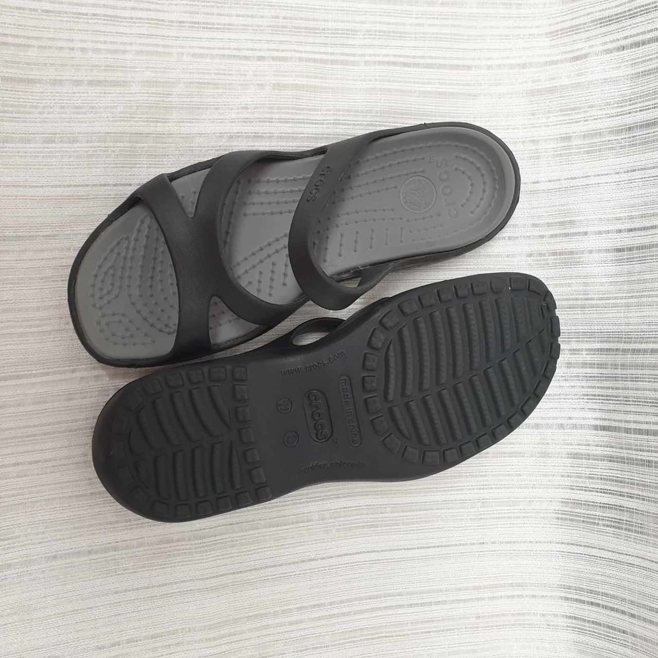 Crocs Swiftwater Black Strappy Sandal Size W8 - Brand New - RRP $59.99 (s)