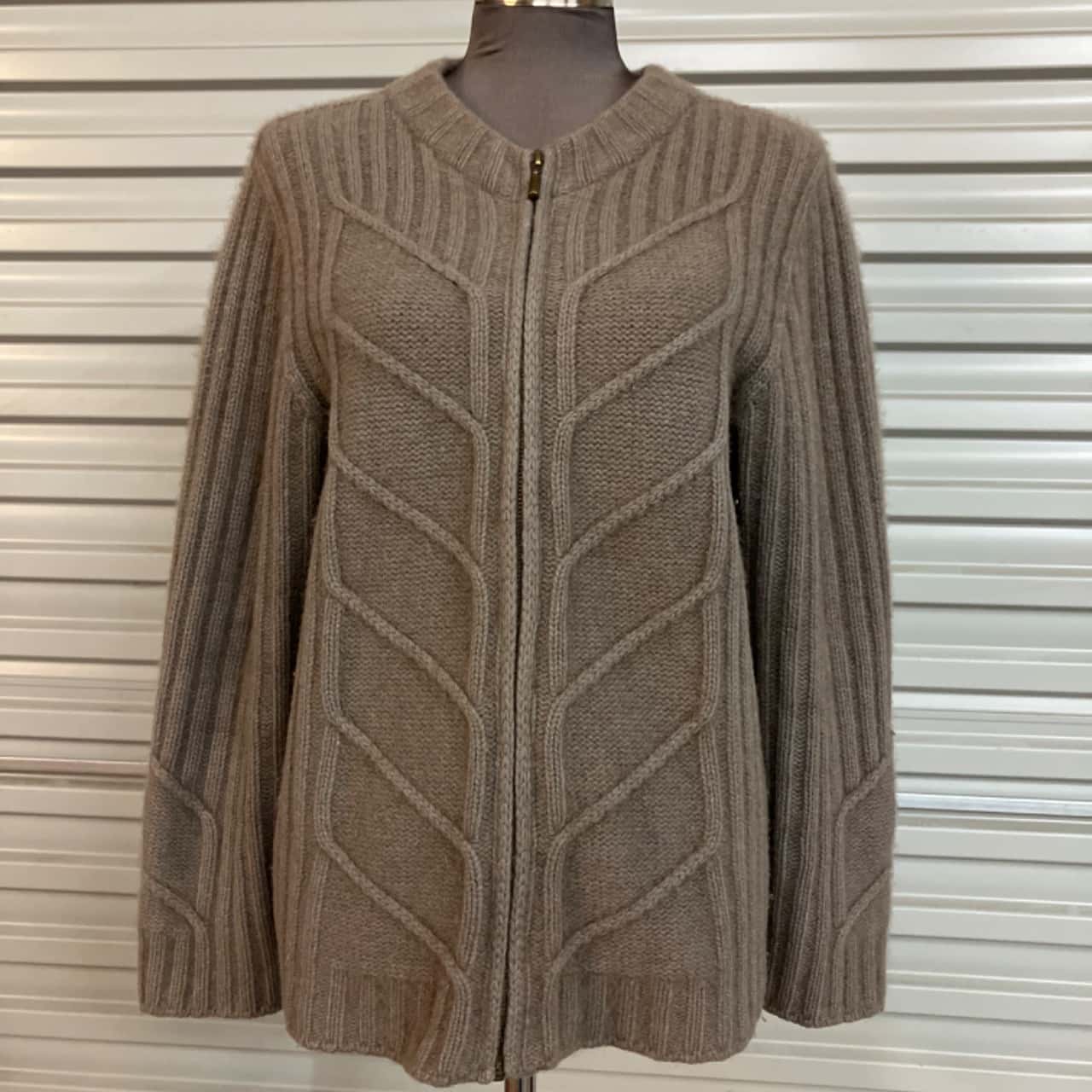 Merino Snug Grey Zip up Cardigan (s)