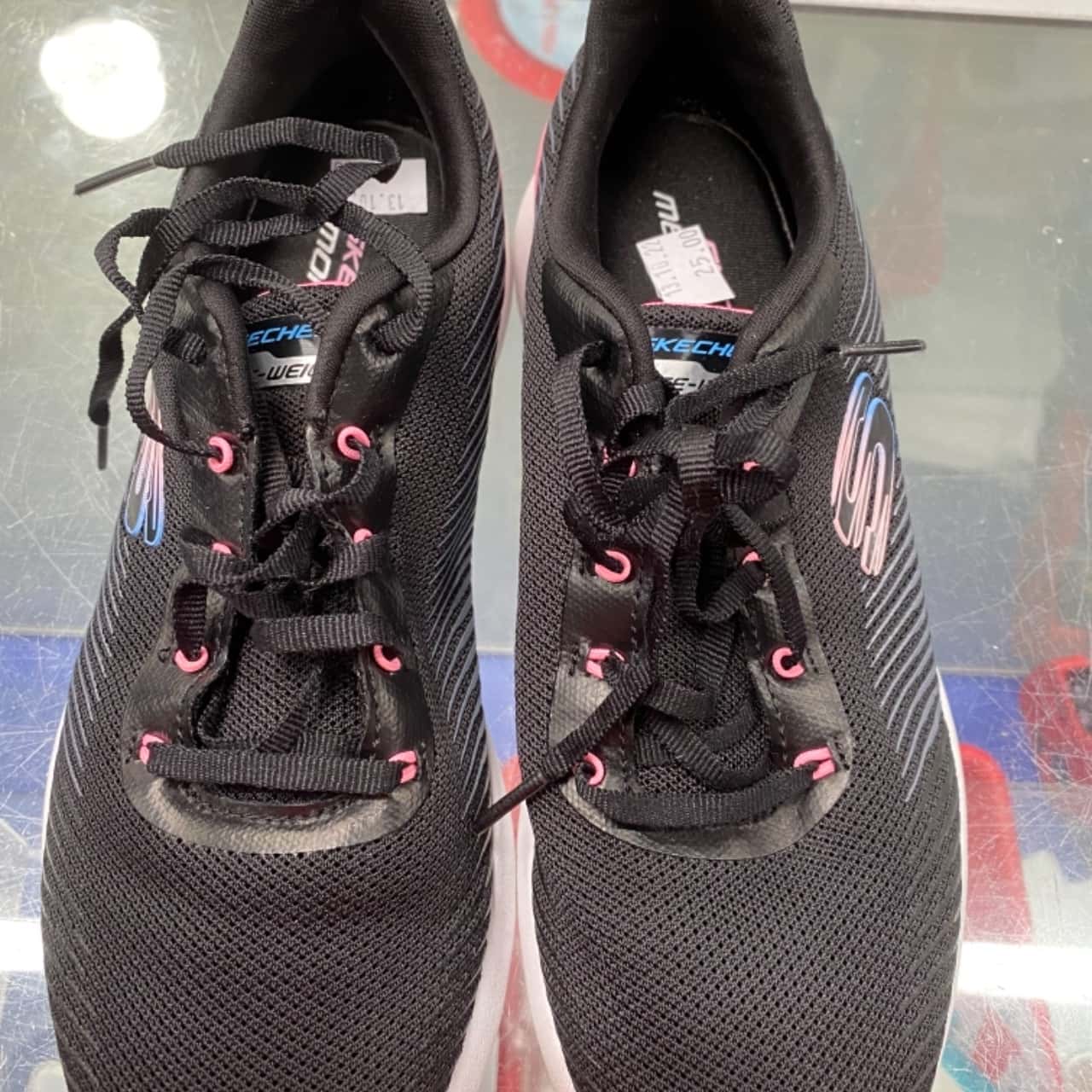 Womens Skechers Size 8 Shoes UAN (s)
