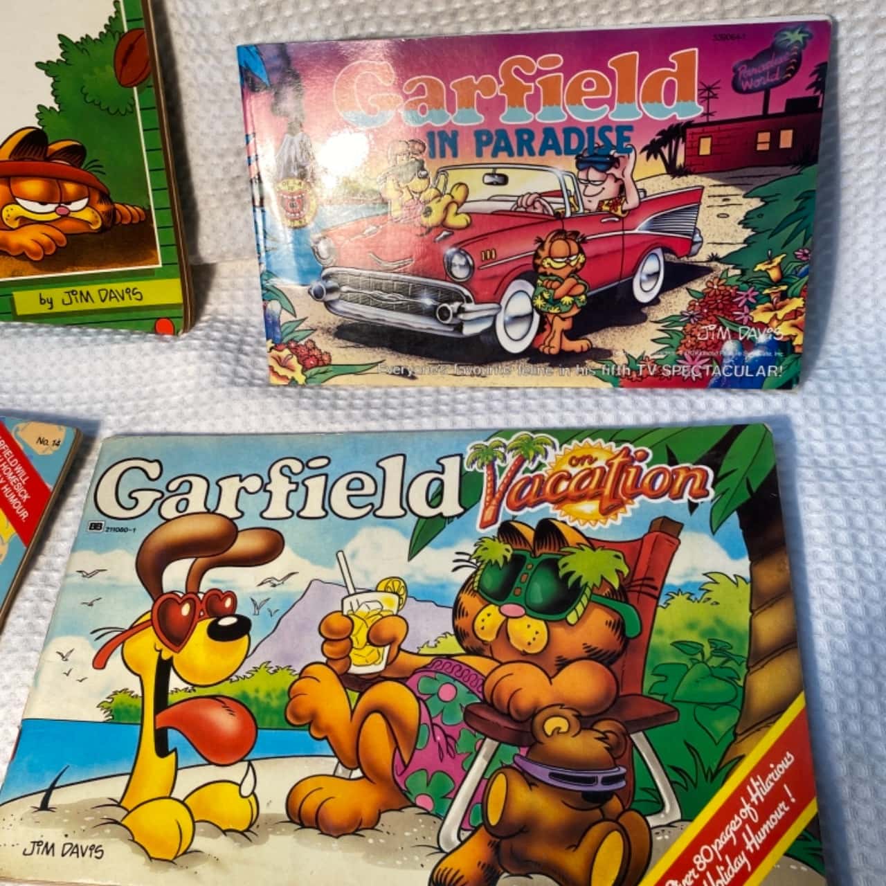Garfield original Jim Davis comics from 85 to 89 4x bulk bundle (s)