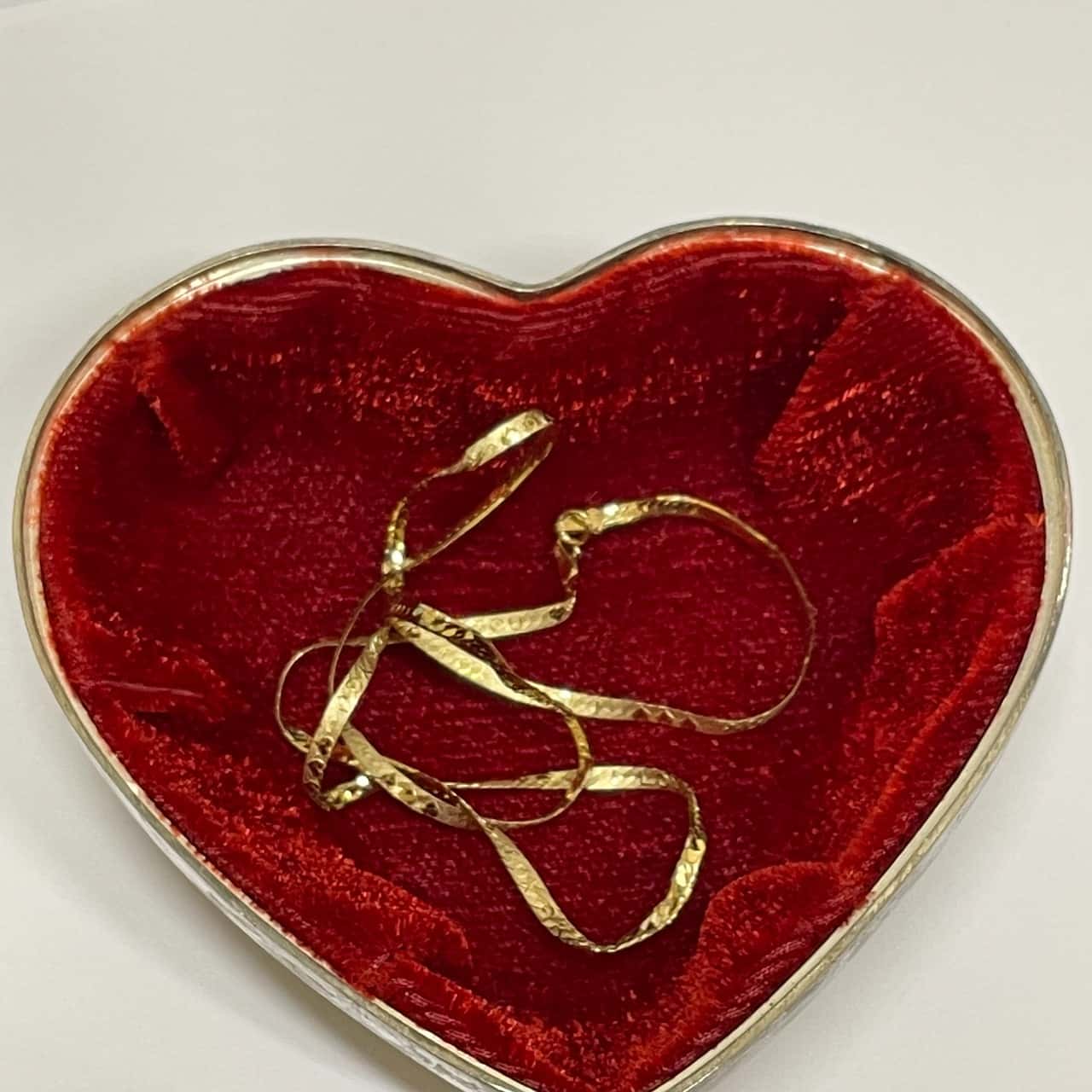 Women's Unique, Cute, 9ct Gold (375) Chain with "I love you" and Hearts (s)