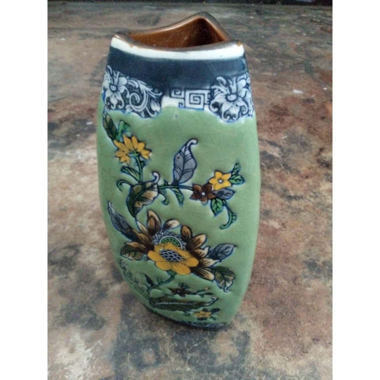 Beautiful Baum Bros Formalities Vase(s)