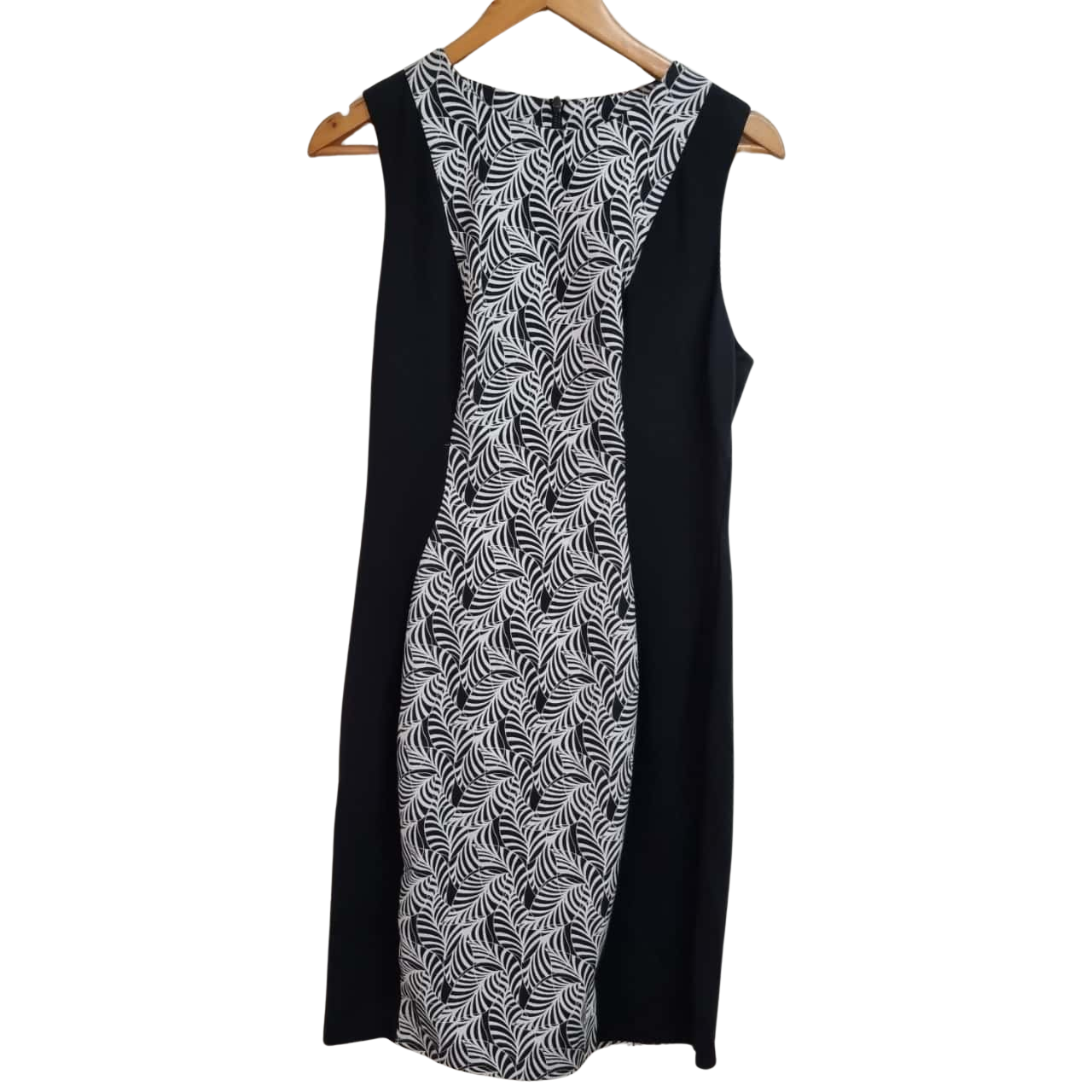 Cue in the City Womens Size 12 Formal Dress Black / White