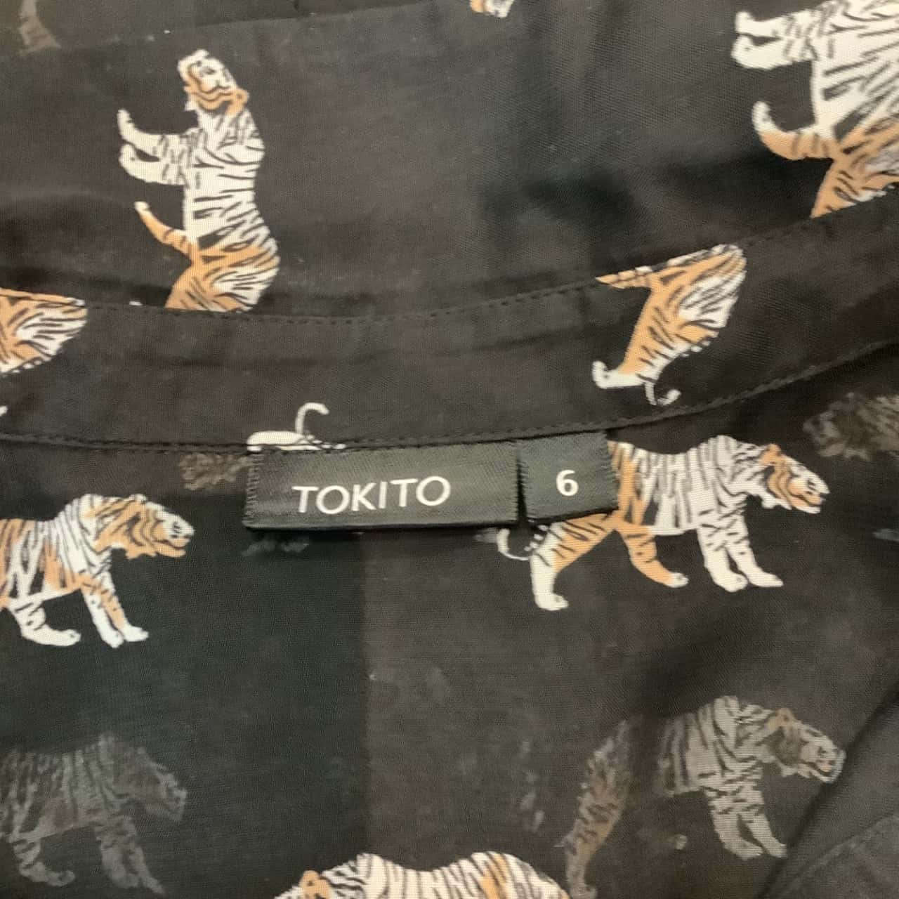 Tokito Women’s Size 6 Long Sleeve Sheer Top Black with a Tiger Print(s)