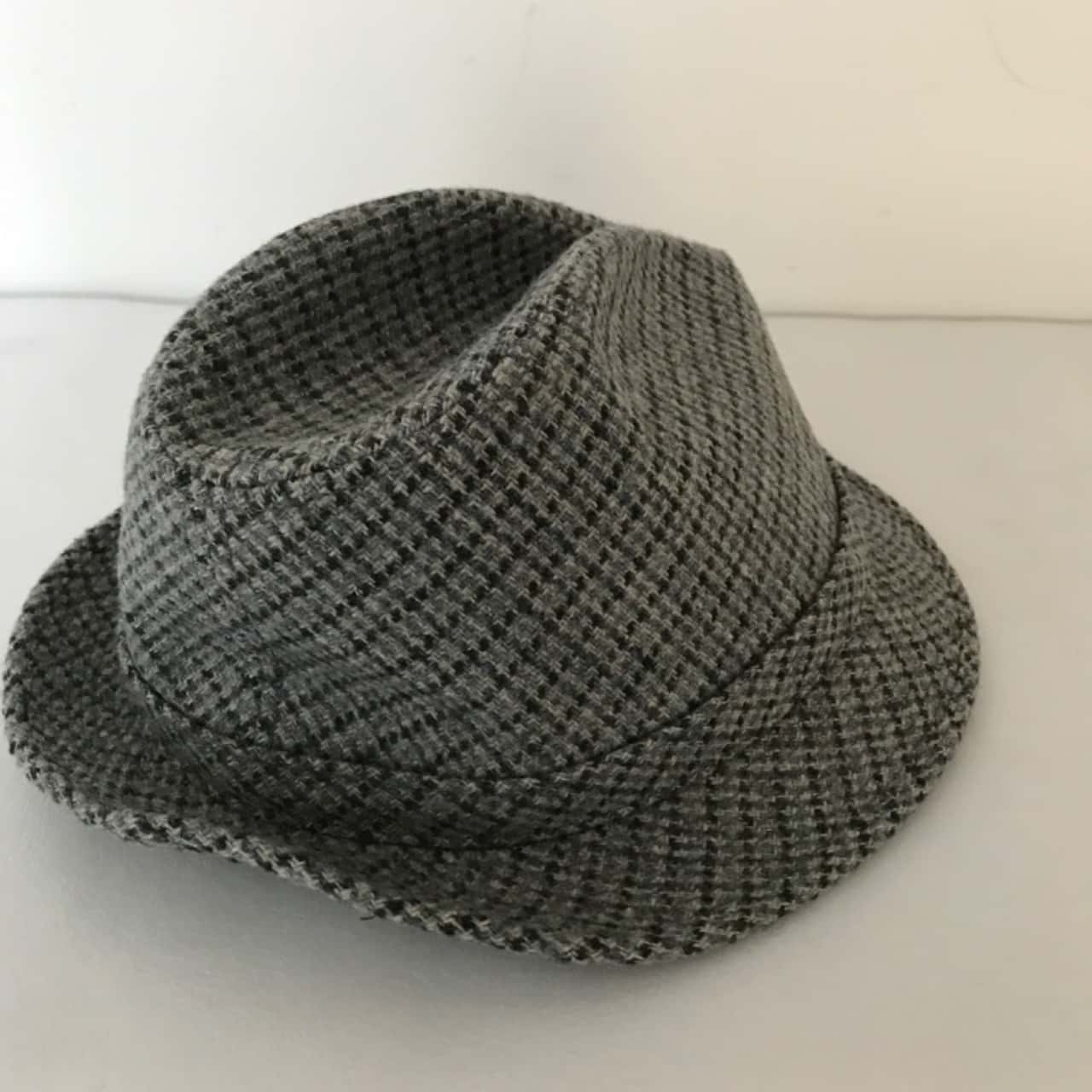 Vintage Mens Gentlemens Trilby Hat Size XL 60 cm Beige / Grey Tweed