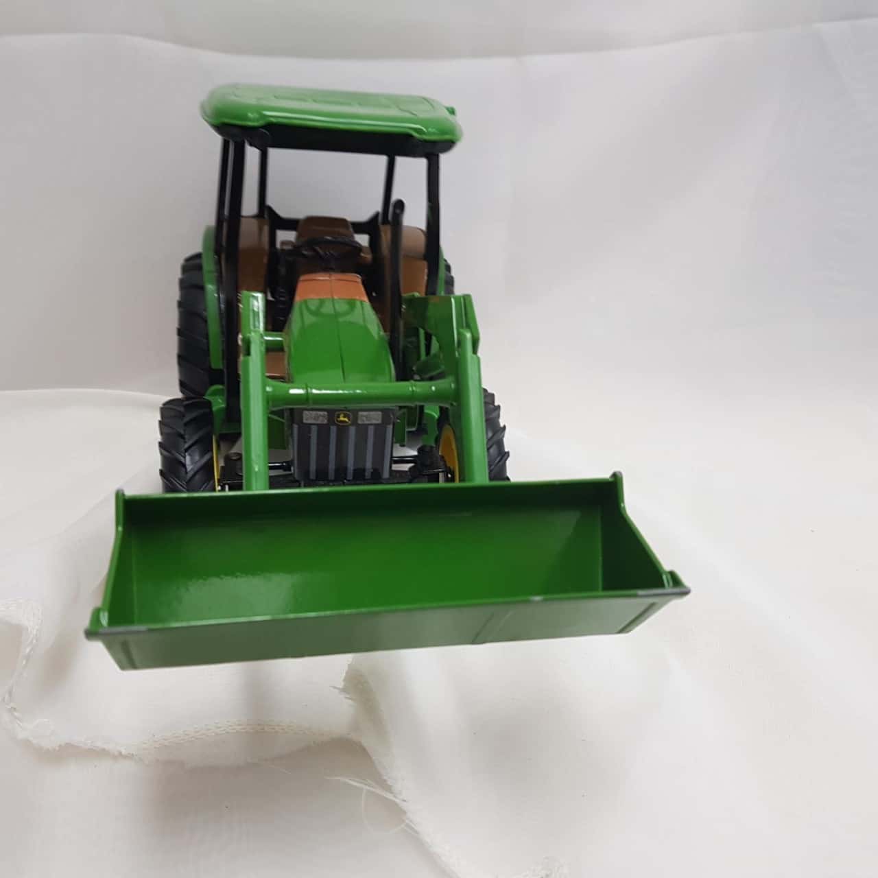 John Deere Green Metal Tractor with loader tray 340x170(s)