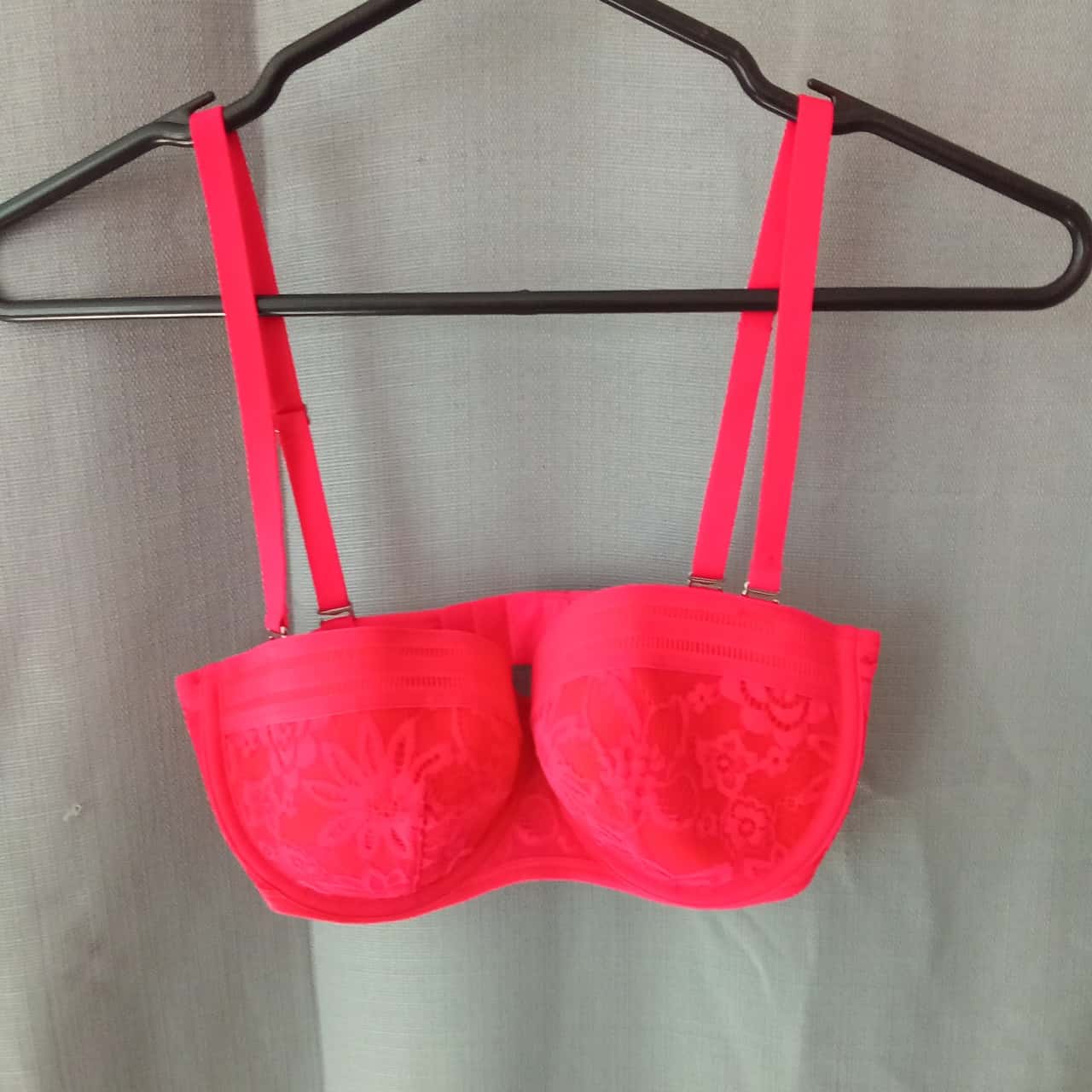 Bonds Ladies Red Bra Size 12D UAF(s)