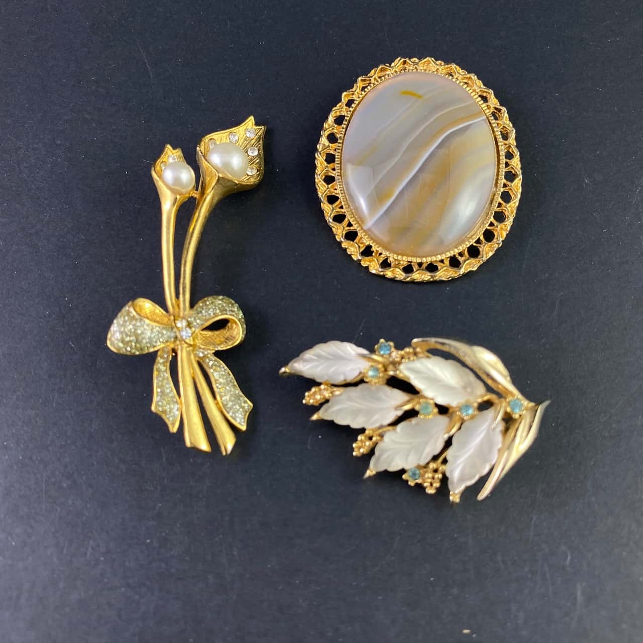 Elegant designs Womens Brooch