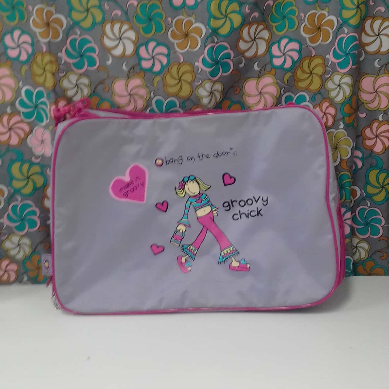 VINTAGE Womens 'Bang on the Door' GROOVY CHICK bag - as is (s)