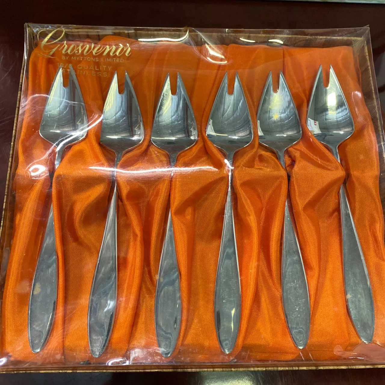 Grosvenor stainless cutlery - 6 in the set - Used Good | Salvos Stores
