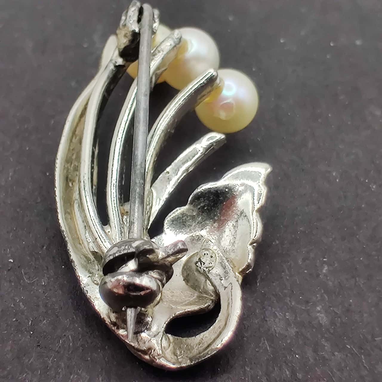Vintage Silver Leaf Pattern Brooch With 3 Real Pearls In Presentation ...