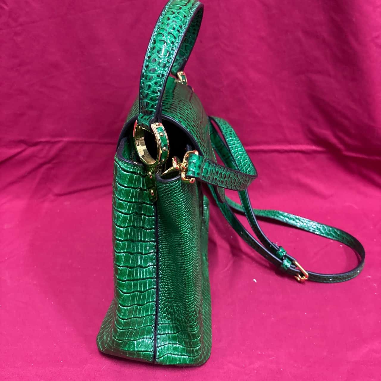 Women's Crocodile Embossed Cross Body Bag / Handbag Green