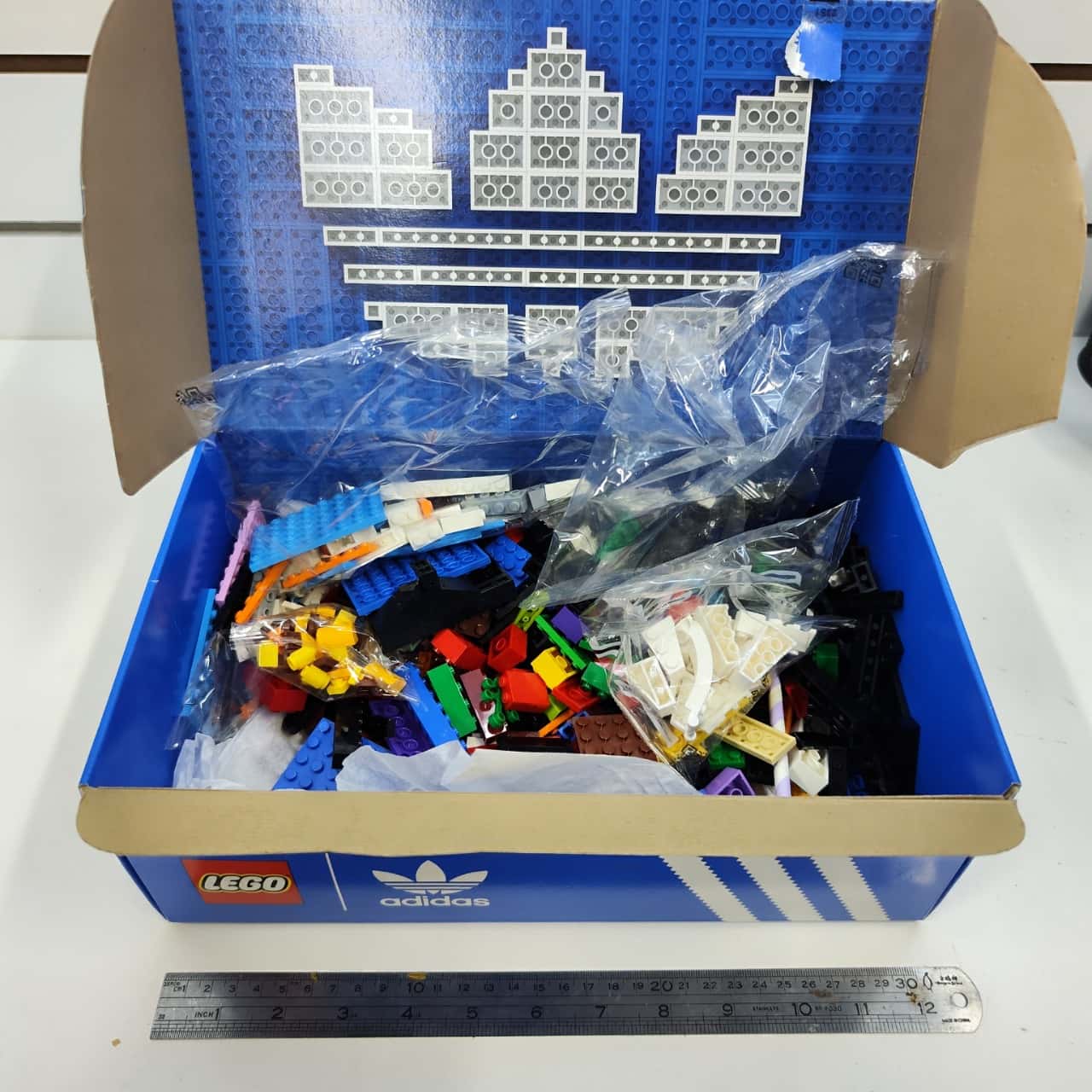 Assorted Lego (b)(s)