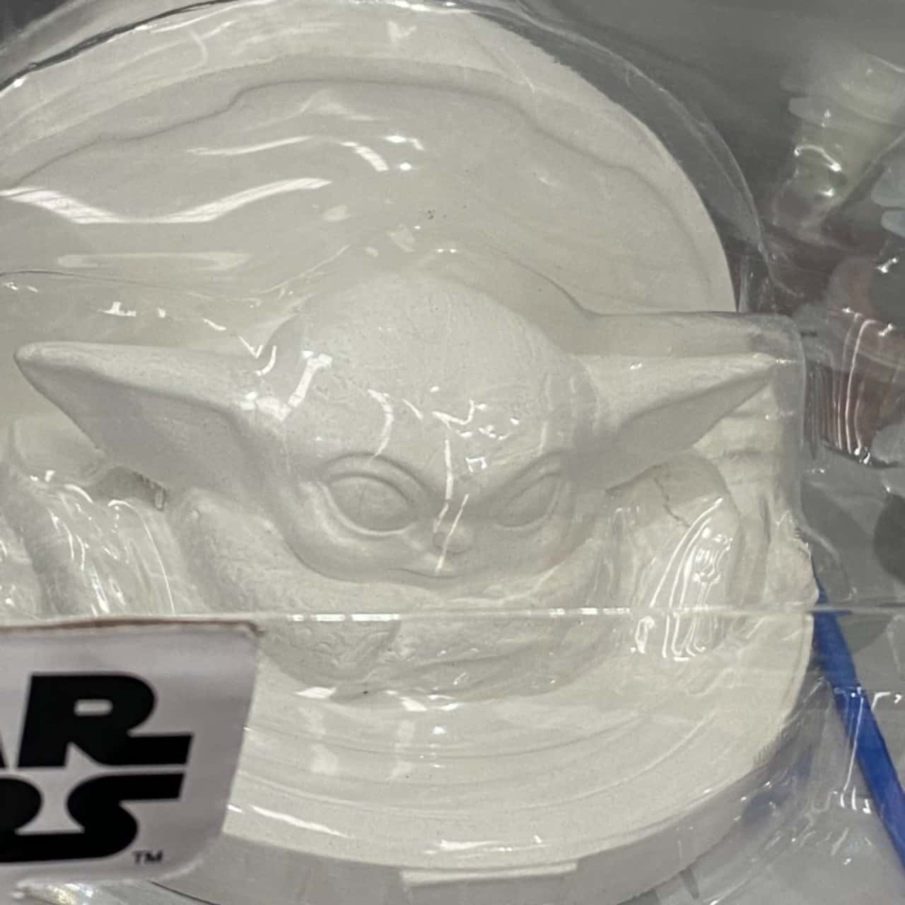 BNWT Star Wars Mandalorian Paint Your Own “The Child” Yoda Craft Set ...