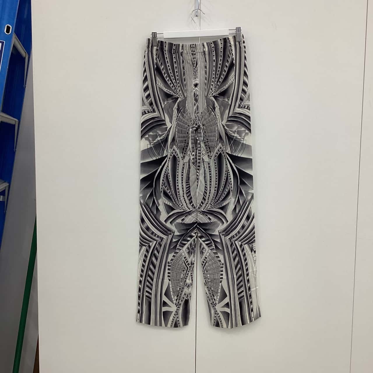 Sass & Bide Womens Size 8 Straight Leg Pants Black / White Geometric Print