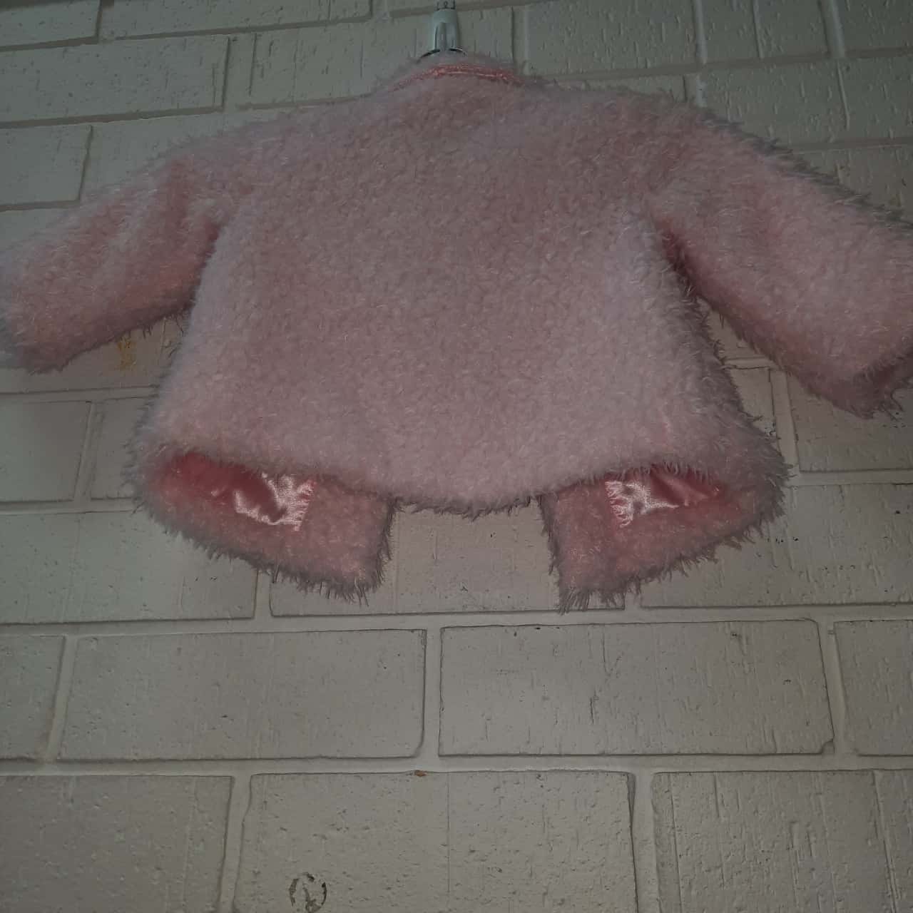 Guess Baby size: 18 Months Pink Fluffy Jacket Girls Baby Pink(s)