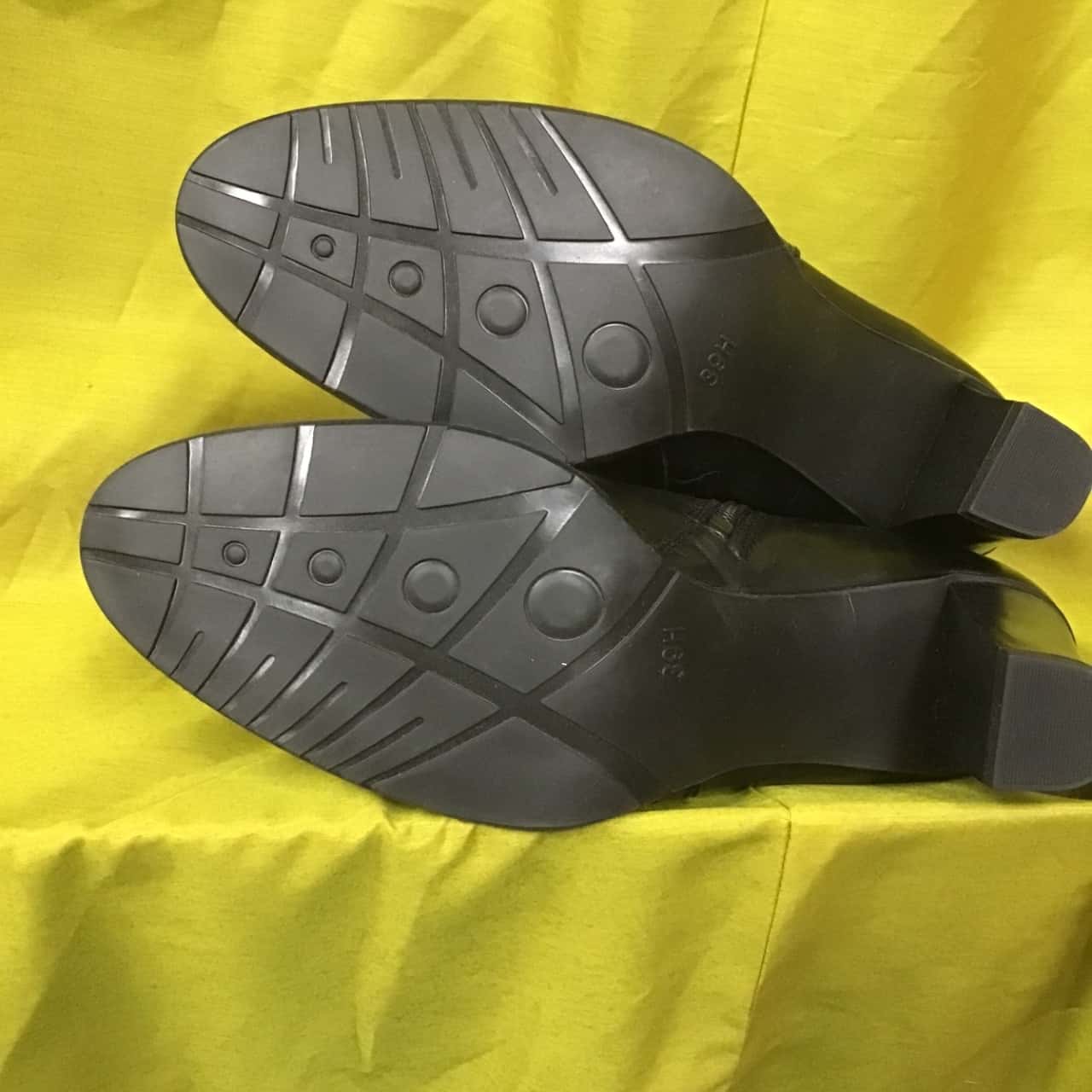 Ladies Black Boots , Giovanna , size 8(s)