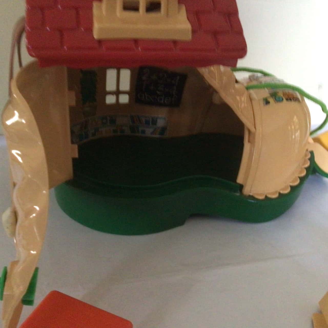 Vintage Matchbox Live n' Learn Play Boot Shoe School House Playset 1983 ...