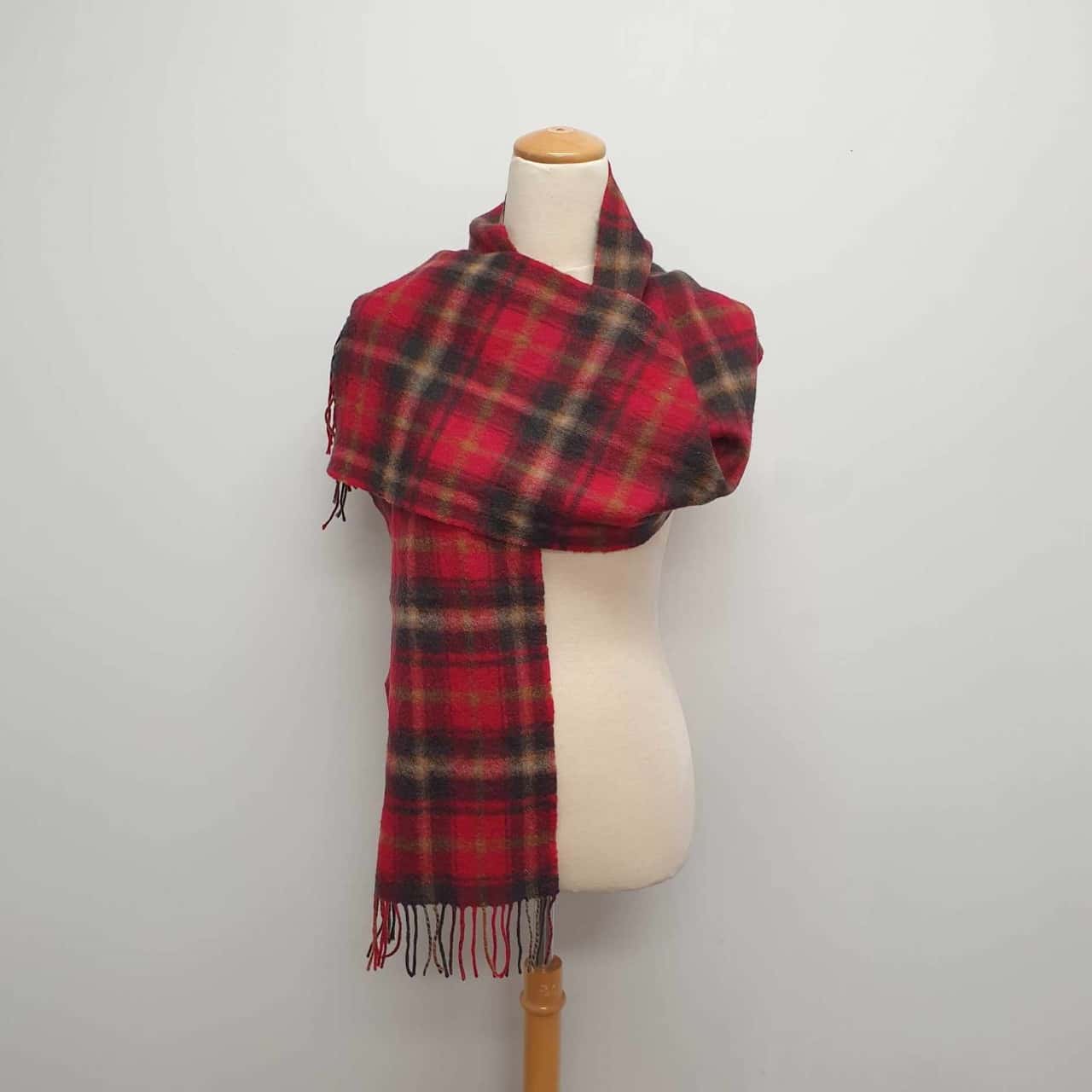 House of Scotland Lambs Wool Traditional Red Tartan Scarf - RRP $59.00 (s)