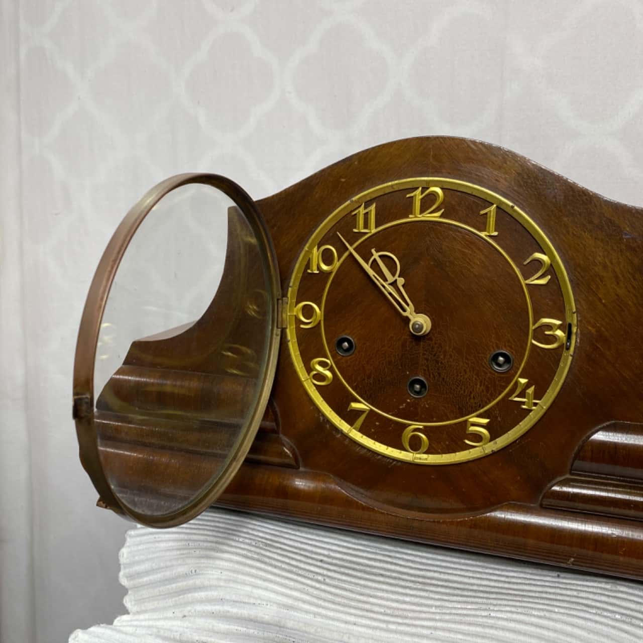 Vintage Mantle Clock [PICK UP ONLY]