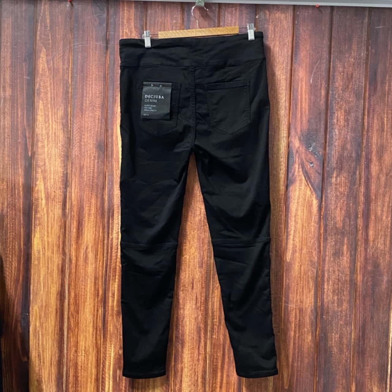 Decjuba Womens Size 16 Black ‘Riley Biker Jean’