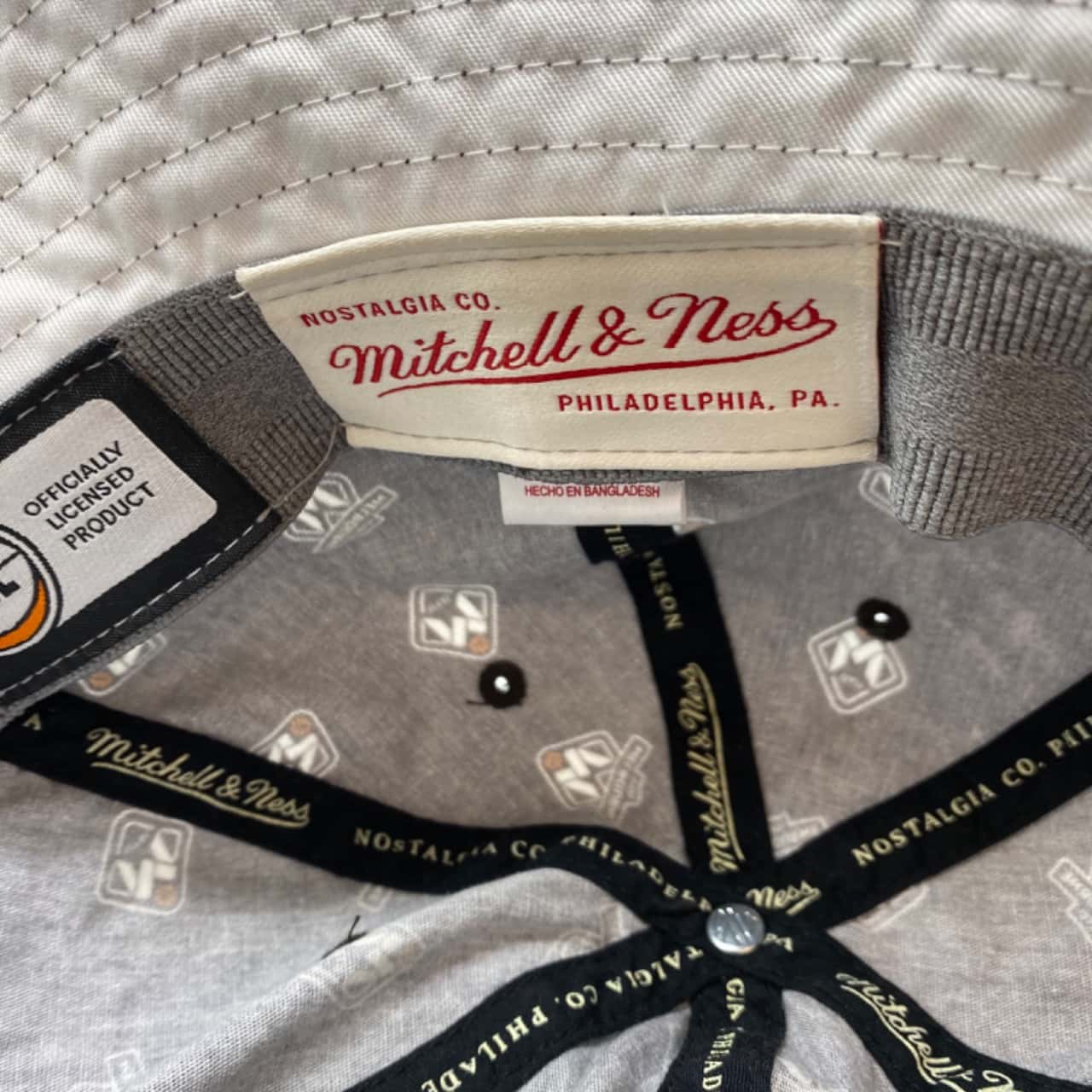 Mitchell & Ness Mens Black NBL Summer Hat(s)