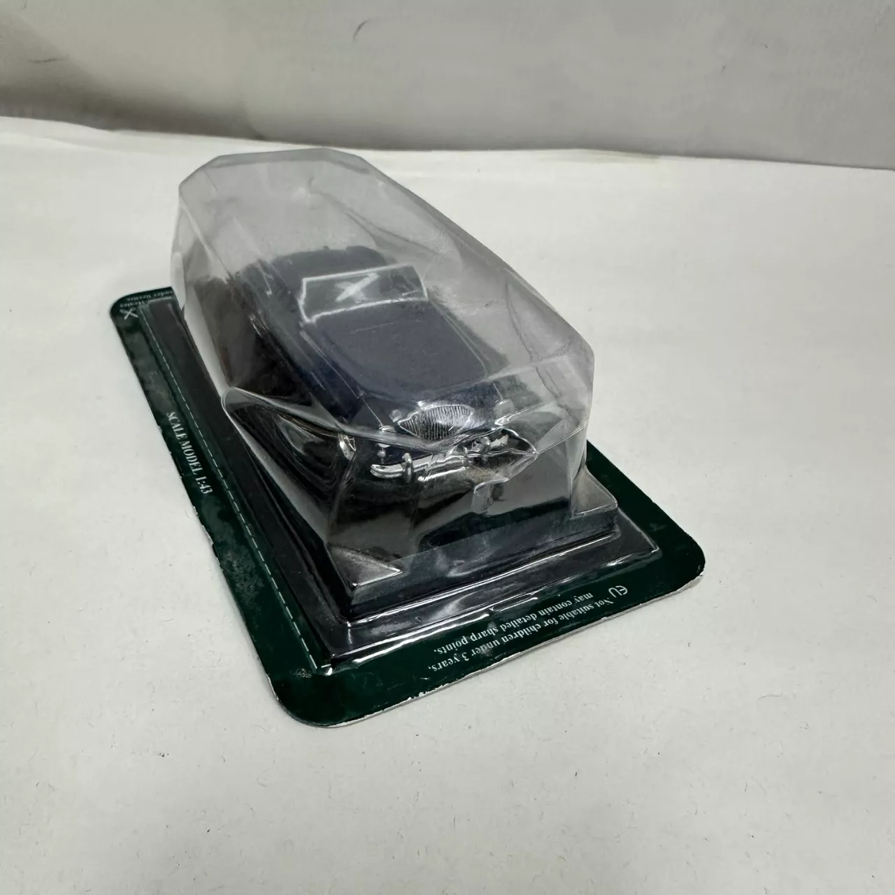 Austin-Healey 100 (1:43 Scale) Car Model - Used Fair | Salvos Stores