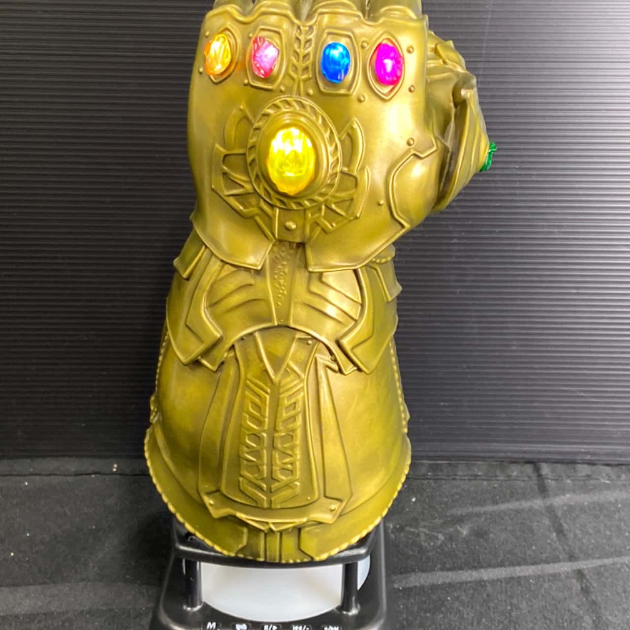 Marvel Avengers Infinity War Gauntlet Bluetooth mini speaker