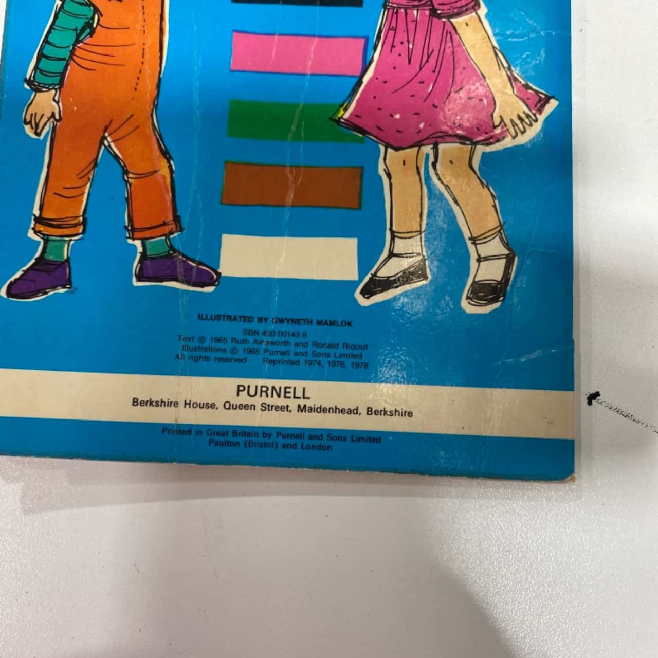 1970’s Kids Book On Colours- A book for me to read by Ruth Ainsworth ...