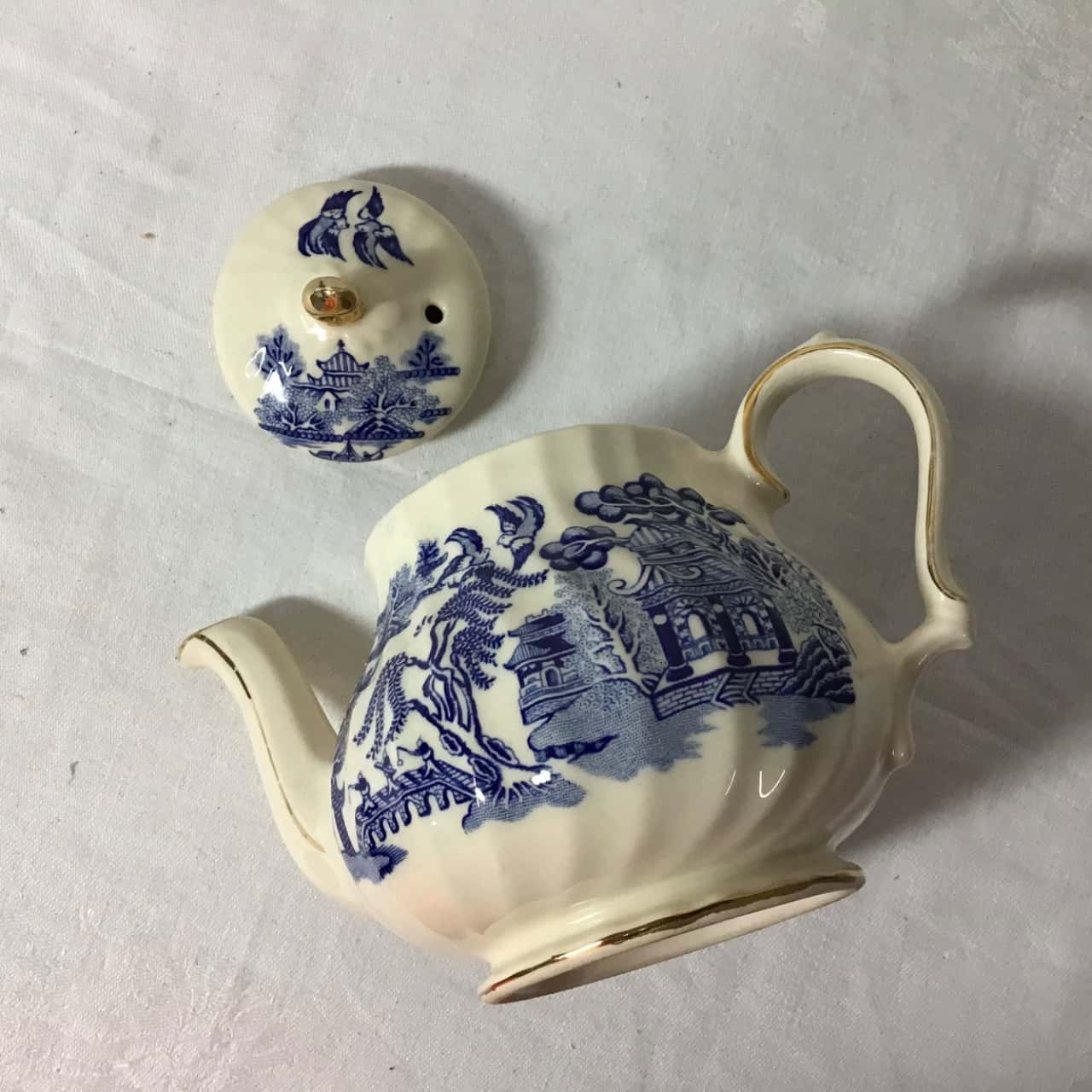 Vintage Small Blue Willow Pattern Porcelain Teapot(s)