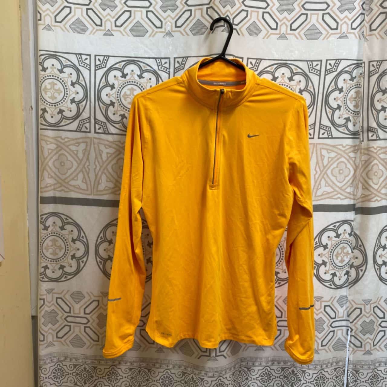 Nike Womens Sportwears Size L Orange (s)