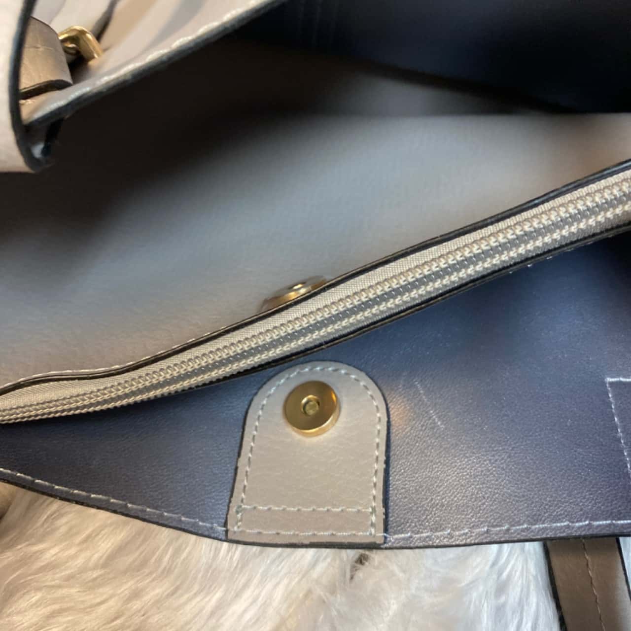 New Grey Laura Jones Tote Bag (s) - New Without Tags | Salvos Stores