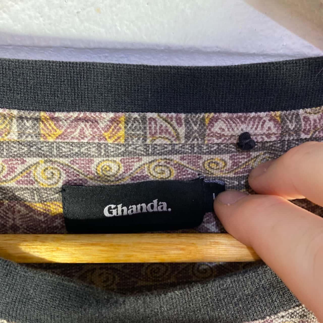 Ghanda Mens T Shirt Size L Beige / Pattern (s)