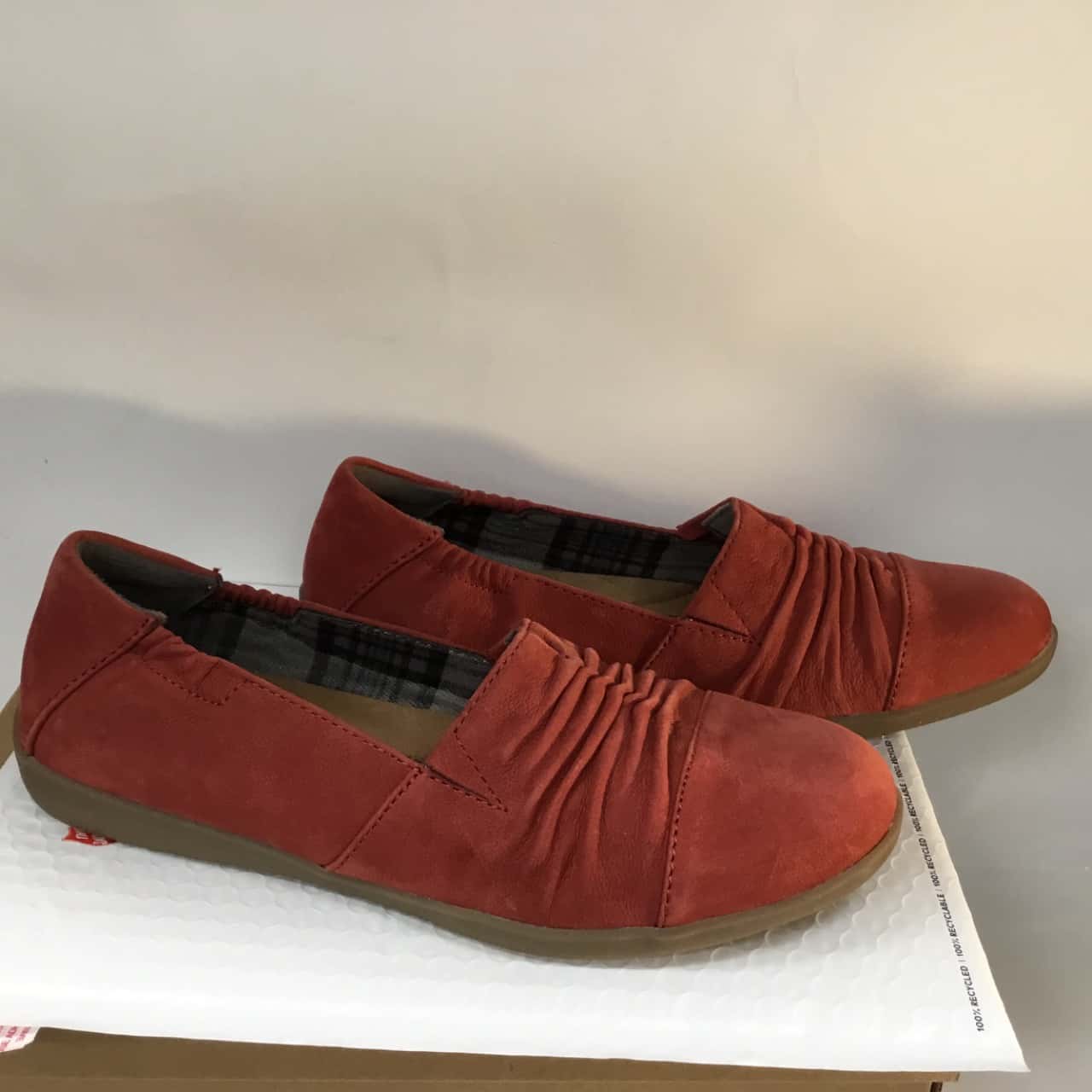 Planet Shoes Burnt Orange Shoes Size 8US