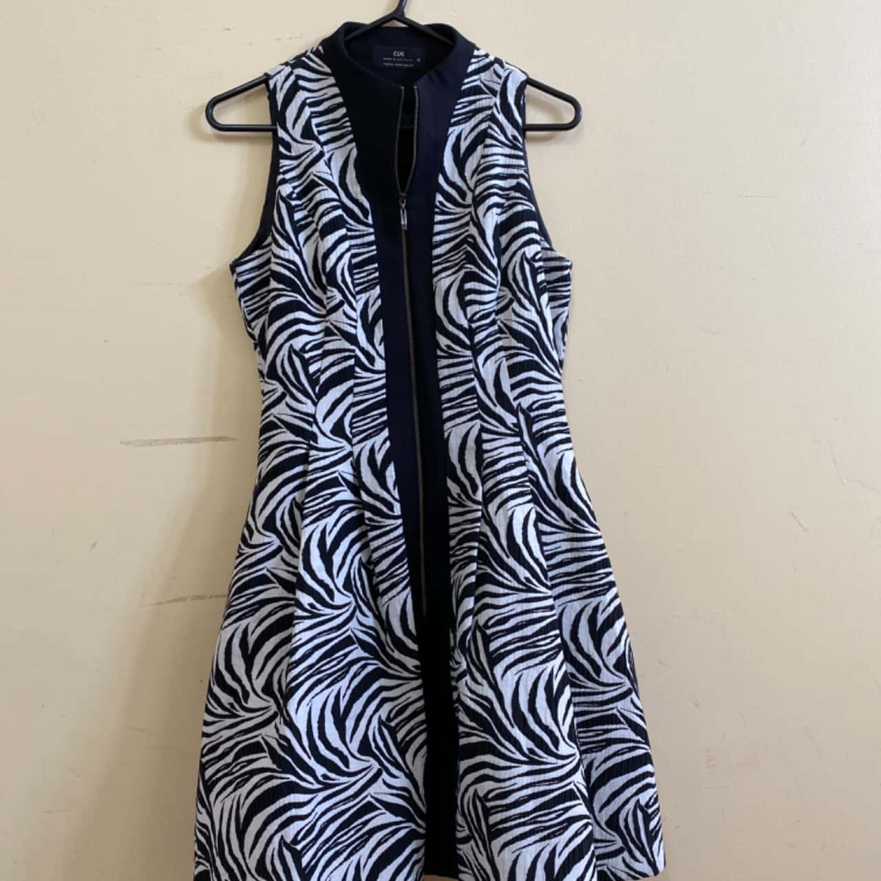 Cue Womens Size 10 Midi Dress Black / White (s)