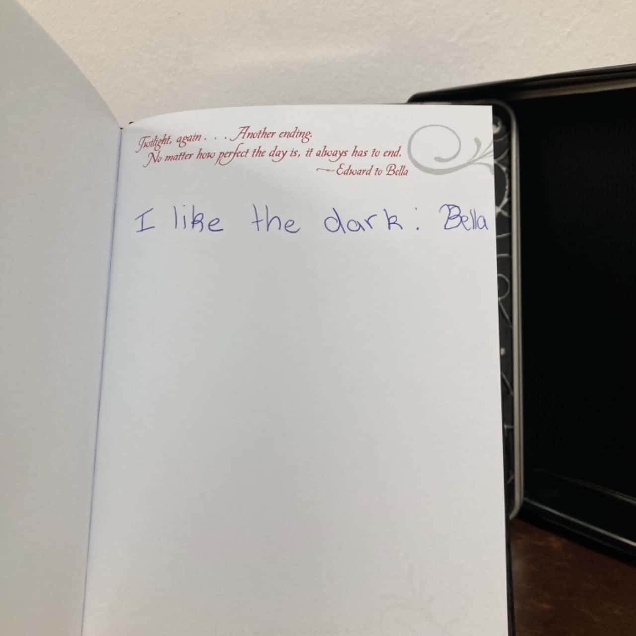 4x Twilight Notebook Set in Tin(s)