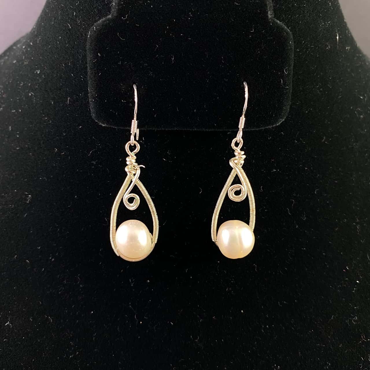 Gorgeous Womens Earrings Silver 925(s) - Used Very Good | Salvos Stores