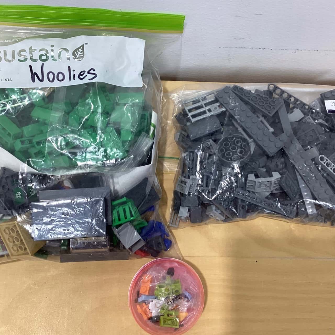 Spare Grey Lego Blocks & Bag of Woolworths Build your own Woolworths ...