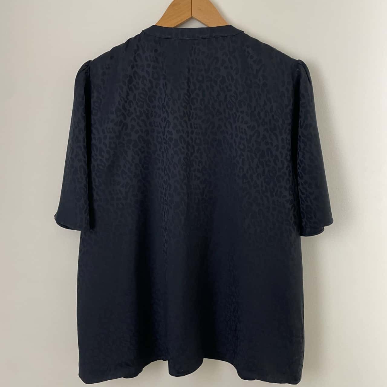 Trenery Womens Size XL Leopard Jacquard V-Neck Blouse Black NEW with Tags