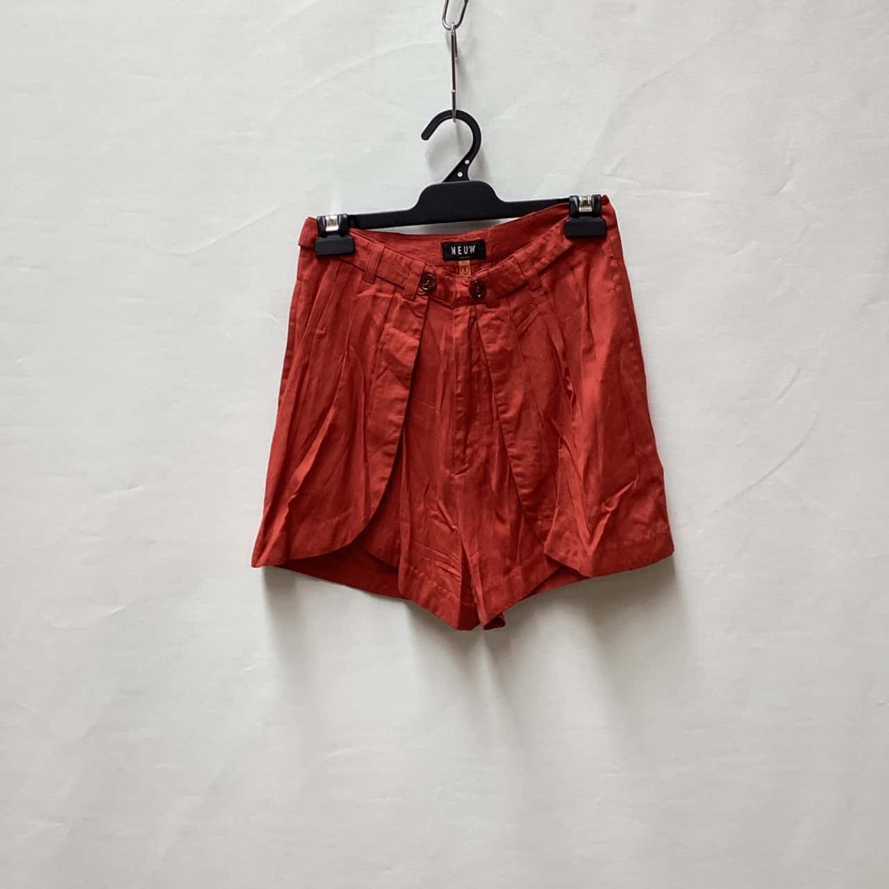 Neuw Womens Size 8 Shorts Orange (s)
