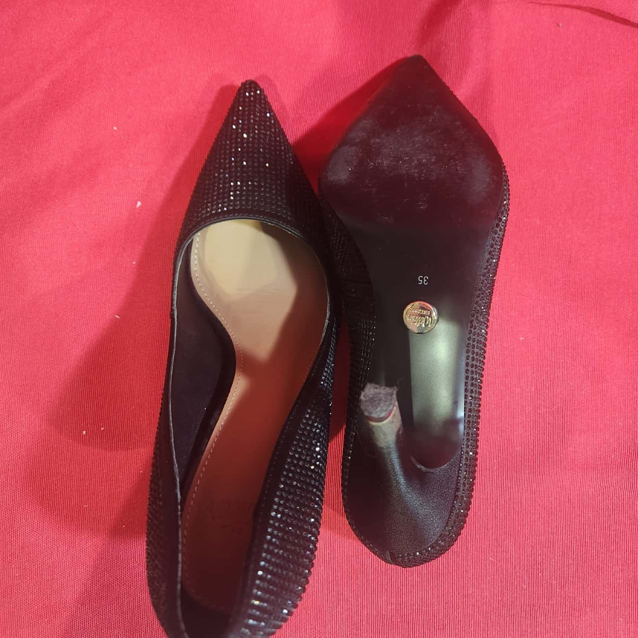 Ladies Wittner Heels Size 5 - EUC