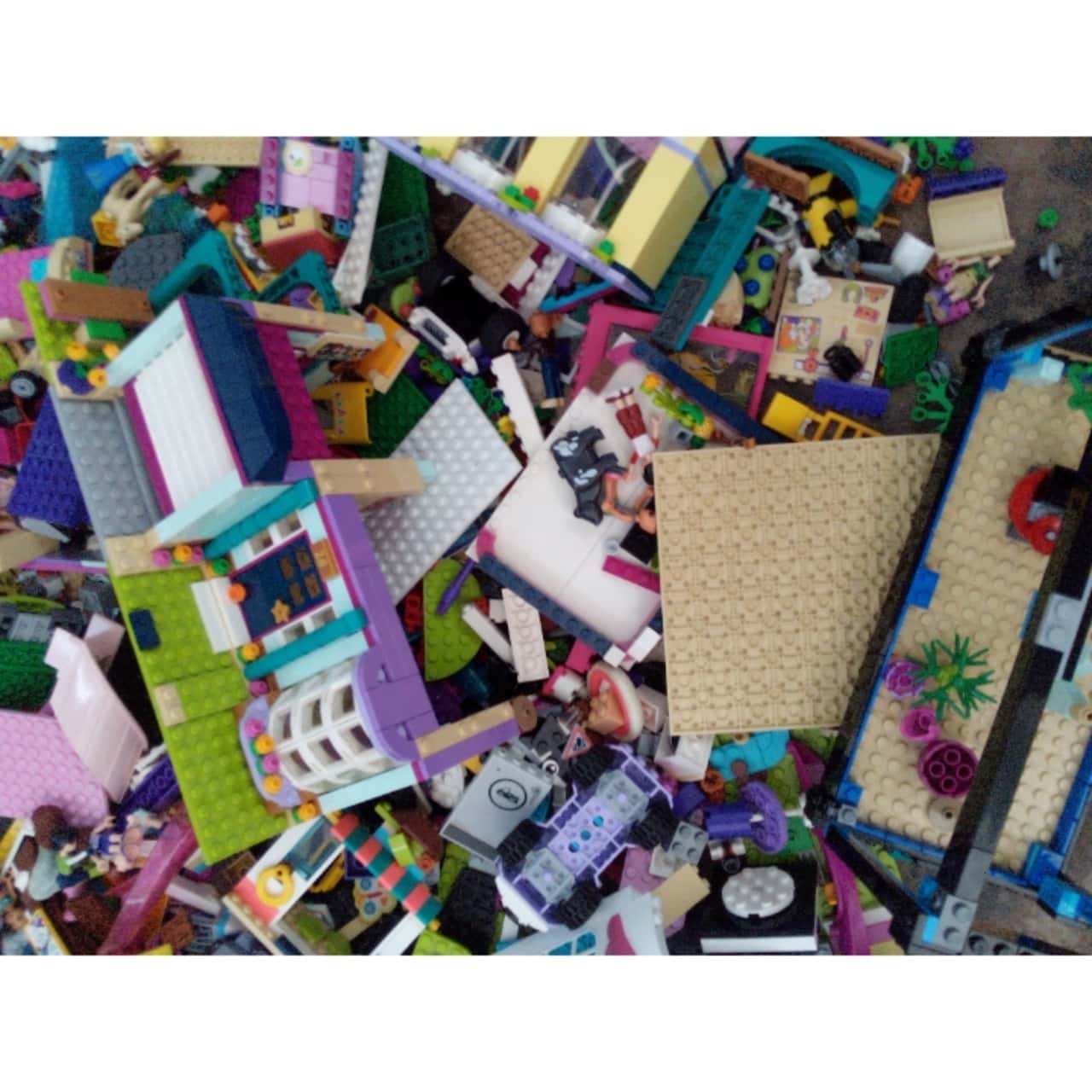 Friends LEGO Bundle + More! Over 8KG of FUN!(s)