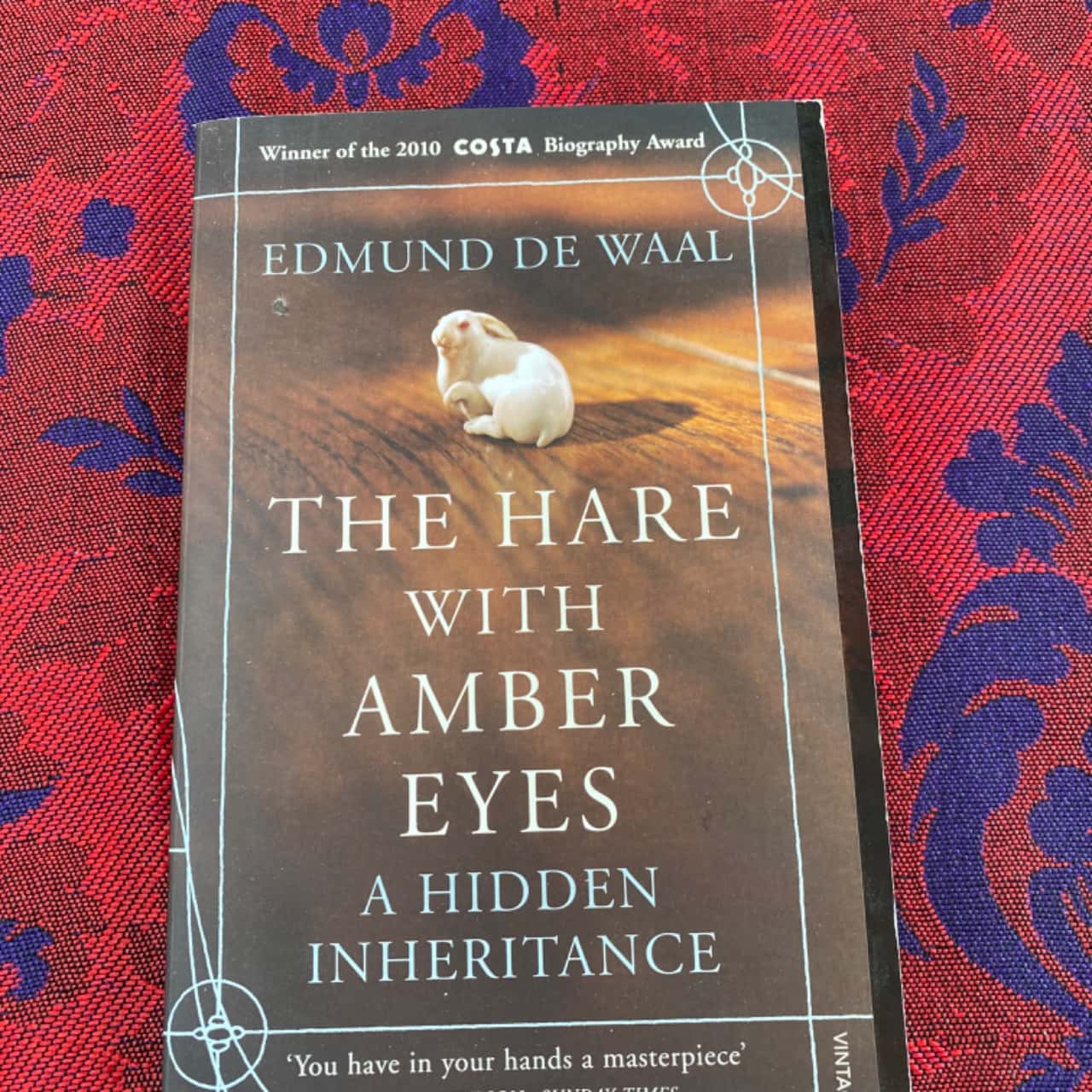 The Hare with the amber eyes (s)