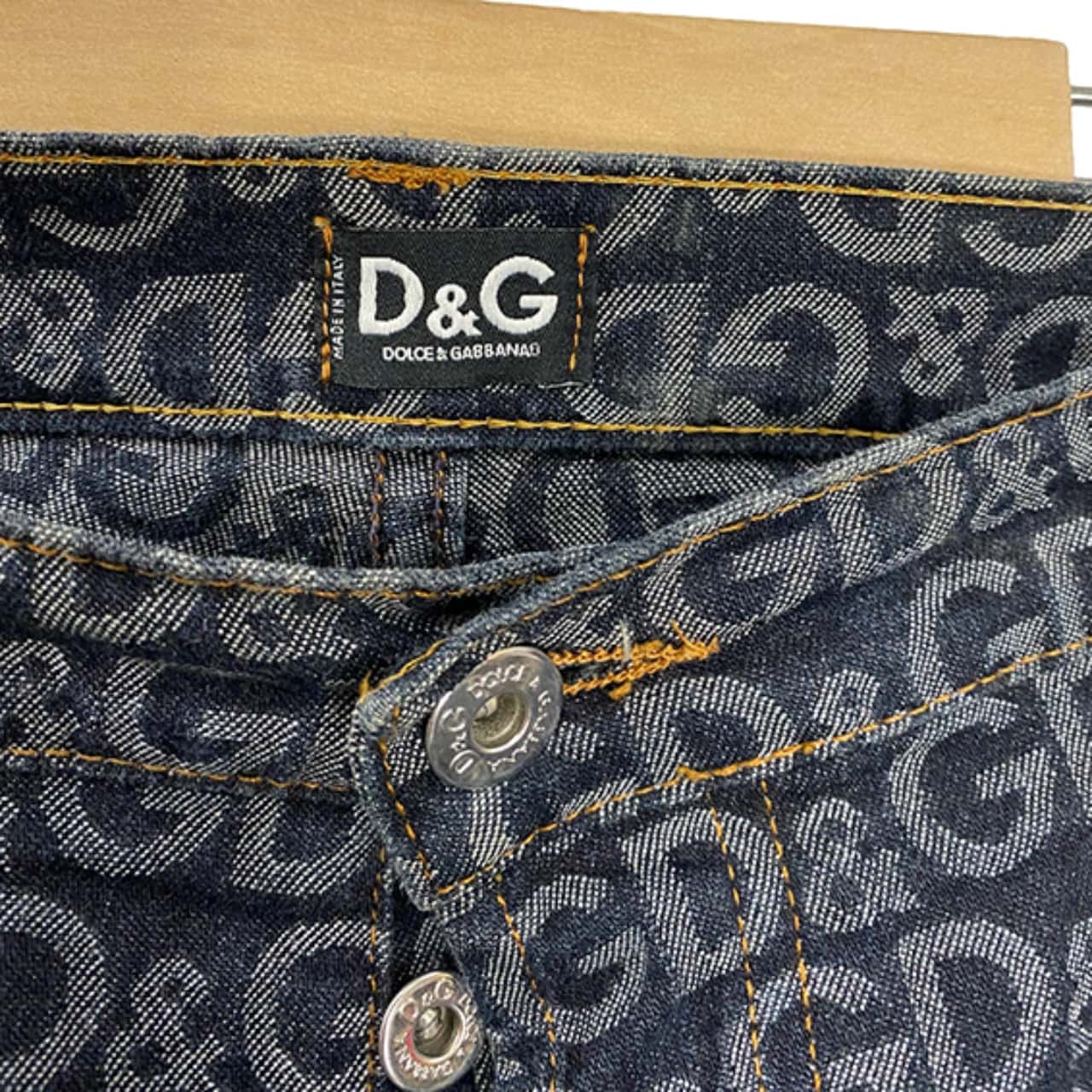 Mens Blue cotton jeans. Italian designer label. Size 38(s)