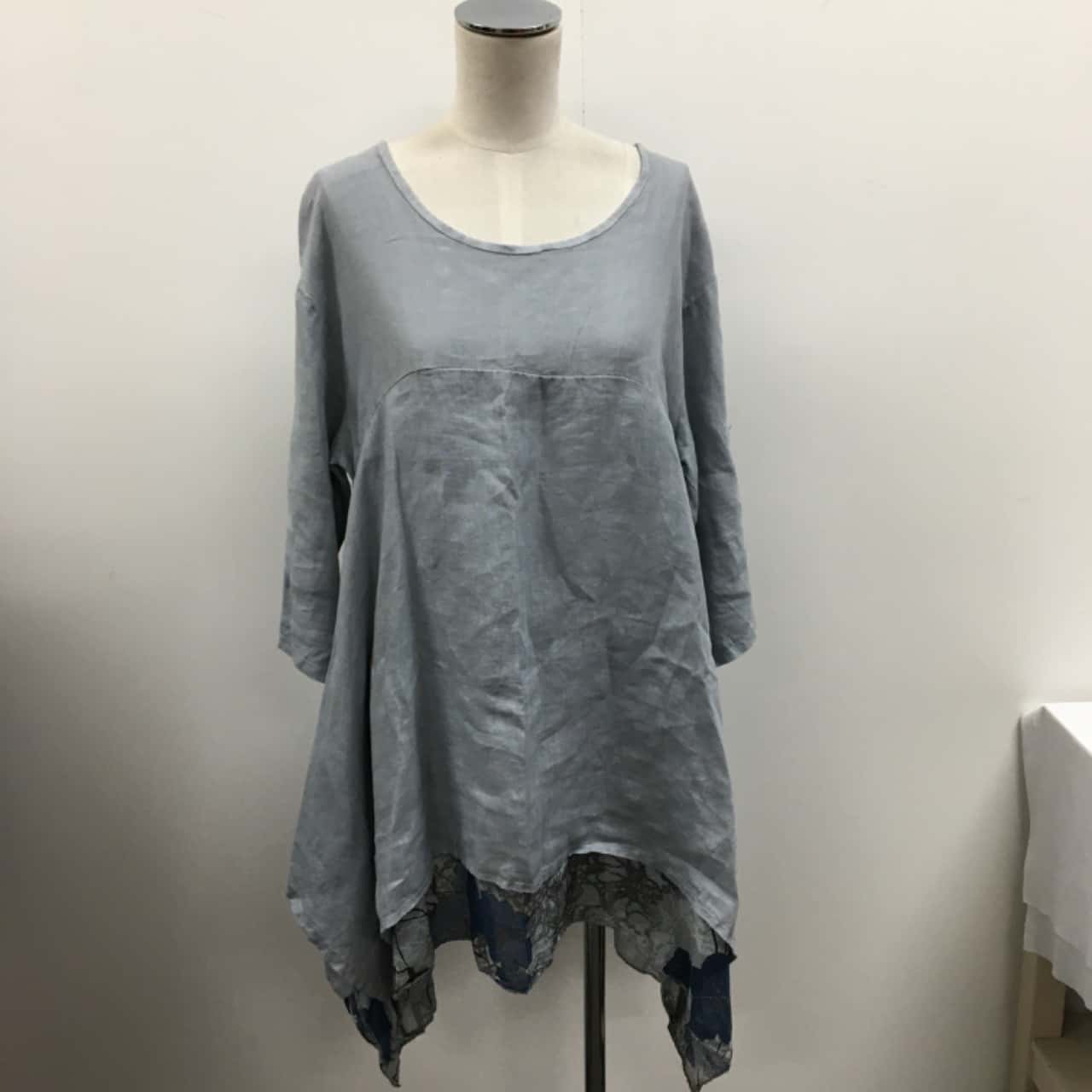 Wednesday LuLu Women’s Linen Long Top Size 16-18(s)