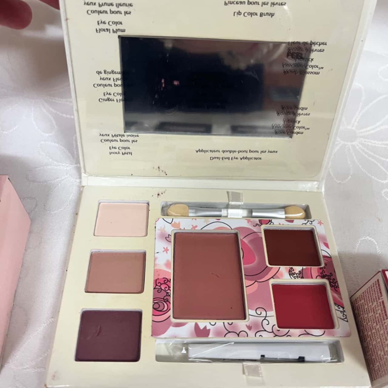 **Christmas Special** Mary Kay make up set of 6(s)